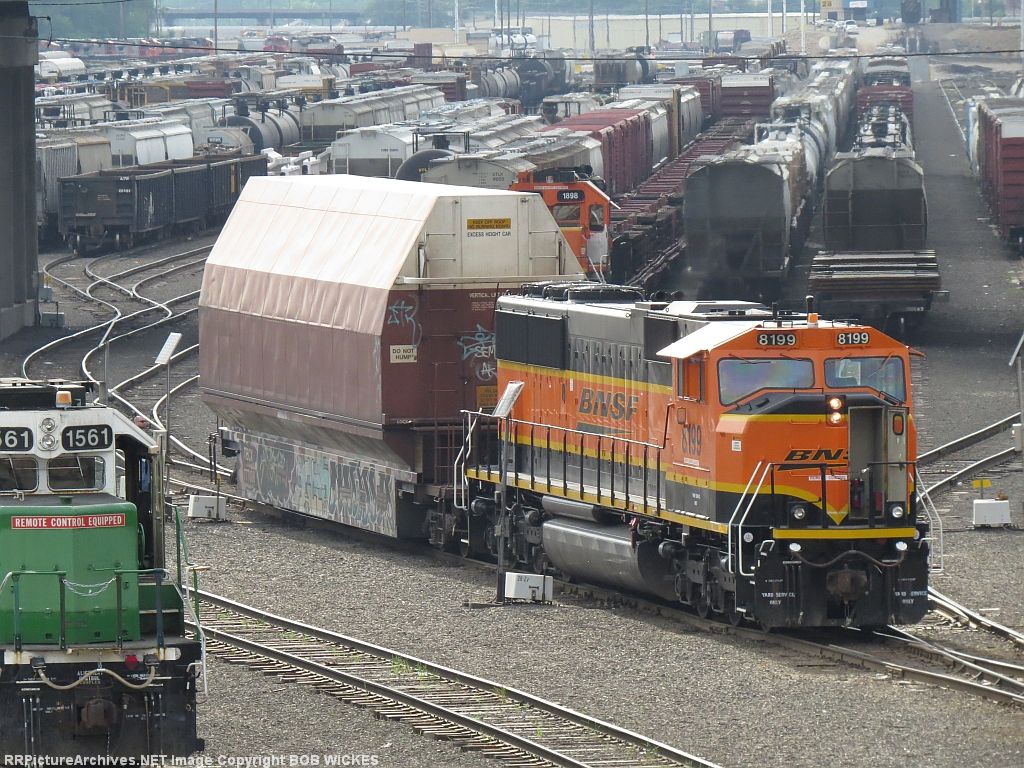 BNSF 8199